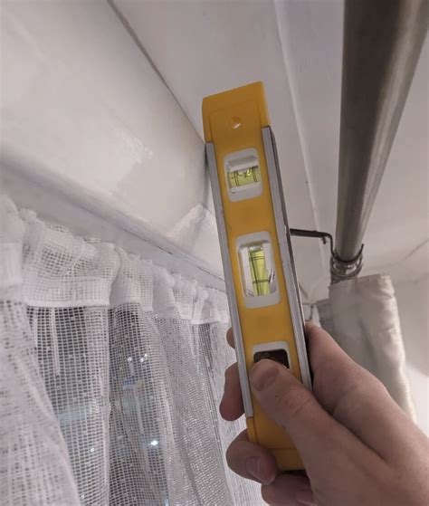 Fitting Venetian Blind Outside The Recess When The Intended Mount Is