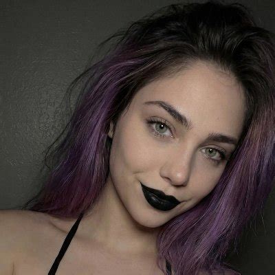 Violet Violetzaurus Posts X