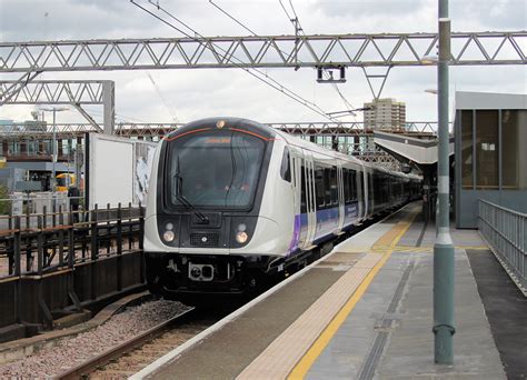 Class 345 Unit At Stratford 2z05 1139 Shenfield To Liver Flickr