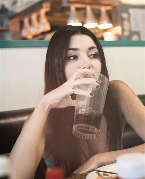 Hande Ercel So Beautiful R Handeercelx