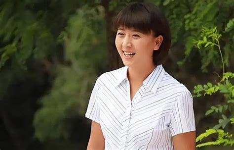 闫学晶有什么军衔 闫学晶是不是军人