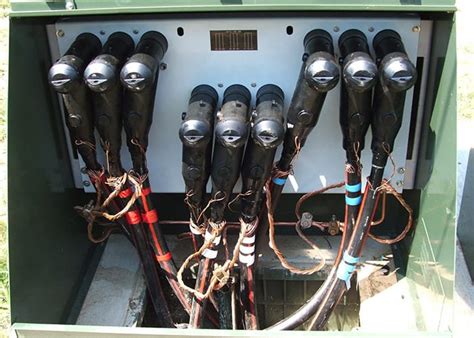 Trident® Vault Solid Dielectric Switchgear Switchgearus