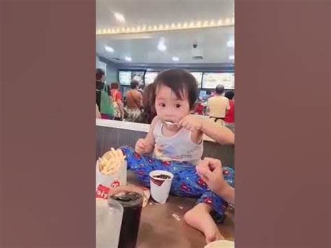 batang kumakain ng ice cream 😂 - YouTube