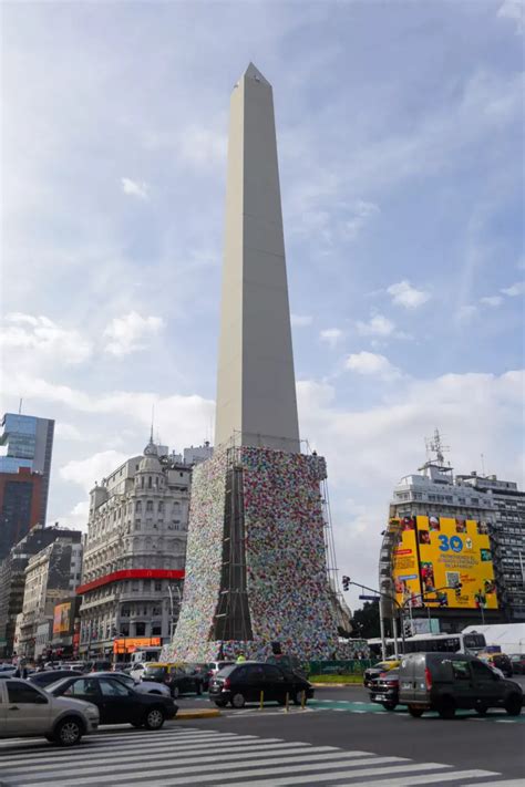 Obelisco De Buenos Aires Por Qué Está Rodeado De Miles De Bolsas De Basura Ohlalá