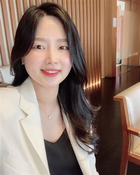 최유진 다같이 우💋 서면미루이자까야맛있음우정친구셀카좋아요 뒤늦은업뎃포즈는우연의일치🥰 Instagram