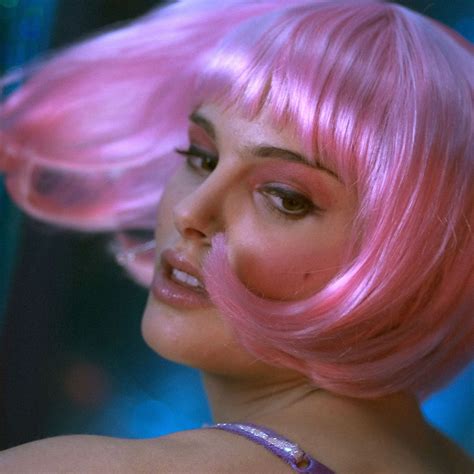 Natalie Portman As Alice In Closer 2004 Natalie Portman Pink Hair