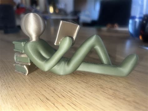 📚 Reader With Book・ Stl File For 3d Printing・cults
