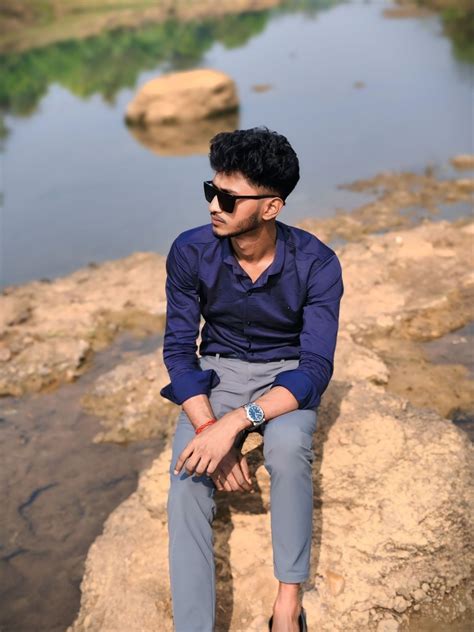 Sujit Mukherjee • ভেঙ্গে যাওয়া বিশ্বাস আর ফেলে আসা Facebook