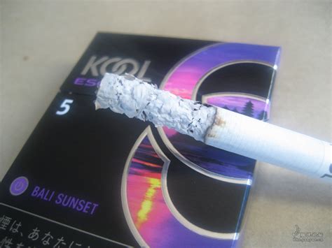 一边刷牙，一边吃草莓——品评日本kool爆珠薄荷型草莓味道香烟。 香烟漫谈 烟悦网论坛