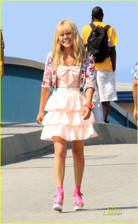 Miley Cyrus What A Fake Photo 1280751 Photos Just Jared