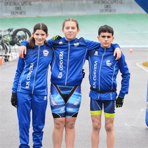 Dos Medallas Para La En Corvera En La Pixarra El Comercio Diario De