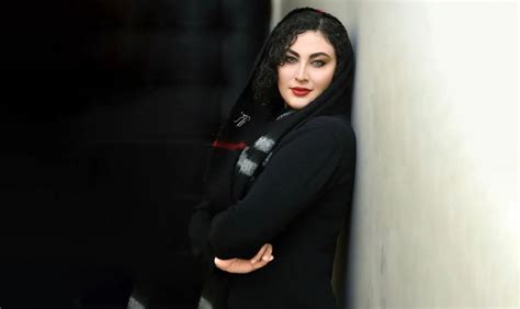 قاب امروز عکس‌های خاص مریم مومن و بهاره افشاری در حاشیه نمایش راه خروجی نیست روزنامه هفت صبح