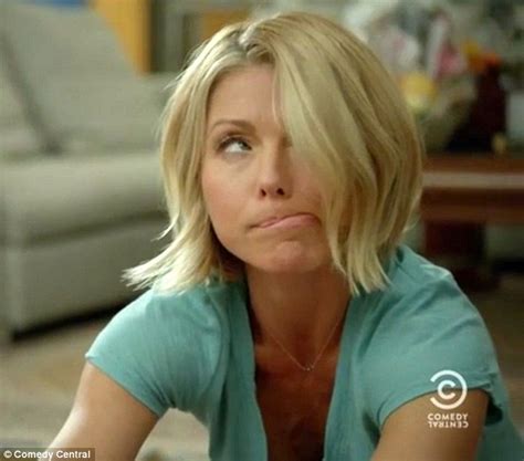 Kelly Ripa Gets Stoned And Drunk In Broad City Cameo In Video Daily
