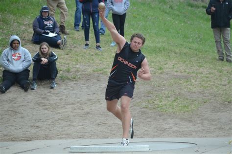 Dickinson Produces At Wda Through Damp Day The Dickinson Press News