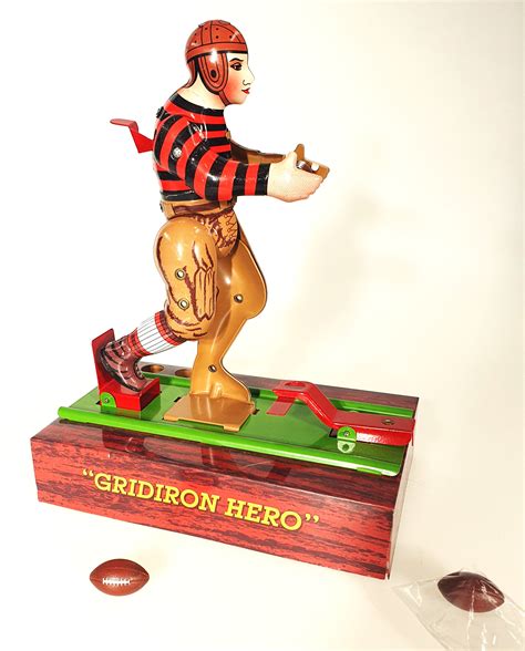 Footballspieler Gridiron Hero Gh Made In China Blechfabrik English