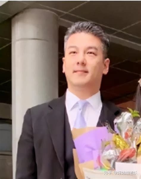 賈靜雯與前夫同框：當年撕到自曝床事，賠前夫2600萬換女兒撫養權 每日頭條