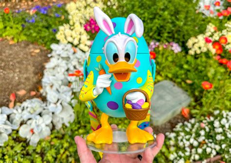 Giveaway Enter To Win Disneys Donald Duck Easter Egg Sipper