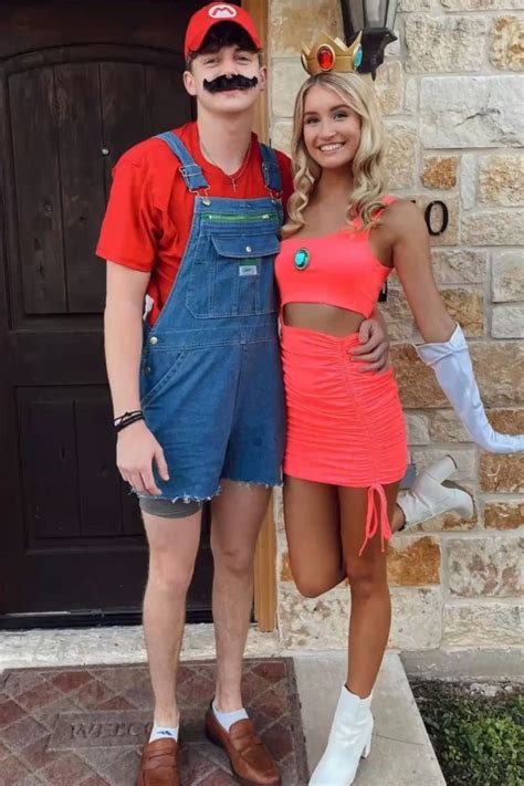 20 Funny Couple Halloween Costumes That Will Surprise Everyone Its Claudia G