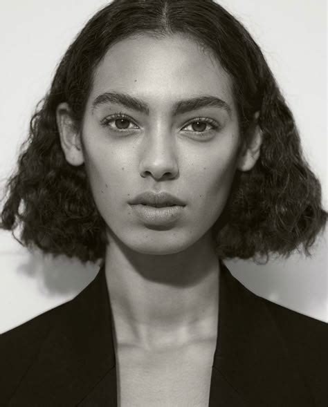 Jorja Smith Side Braid Hairstyles Hair Styles Braided Hairstyles