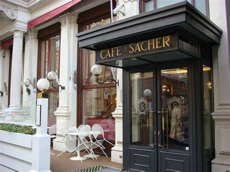 Café Sacher Dress Code