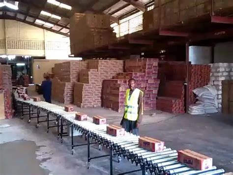 Portable Container Loading Unloading Conveyor For 25kg Bags Yifan Conveyor