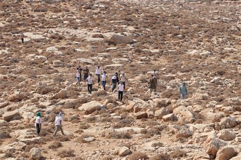 Yuval Abraham יובל אברהם On Twitter התוקפים ירדו מכיוון התנחלות בשם מעלה עמוס שליד כפר קטן