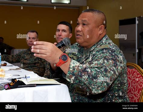 Philippine Marine Corps Brig Gen Jimmy D Larida Right Commander