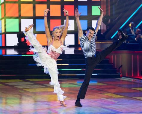 How To Get Rylee Arnolds ‘sculpted Beauty Look Seen On Dwts Us Weekly