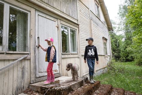 Heli Kurimon Valokuvanäyttely Pohtii Ajan Merkitystä Säväyttävät Kuvat Esillä Galleria