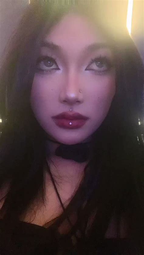 这舔一下不得滋一脸？ 母狗 烧杯 裸聊 裸聊1v1 裸聊软件 舌头 长舌 反差 反差婊 盯射 盯榨 阿黑颜 24vids