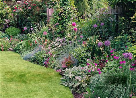 Try This Colorful Garden Plan To Soften A Fence