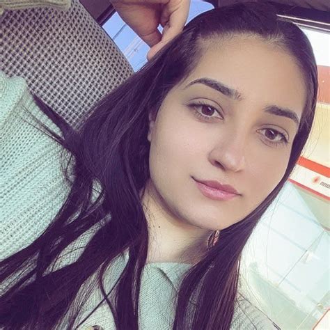 Debora 🌸 Deborabaranc • Threads Say More