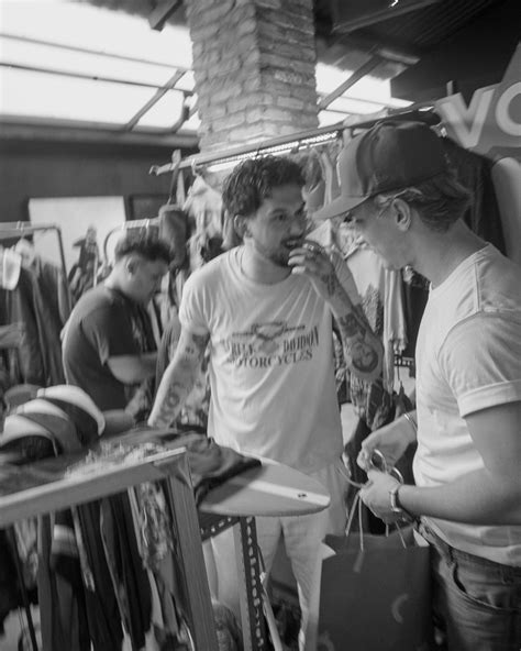 VẠc VẠc Added A New Photo