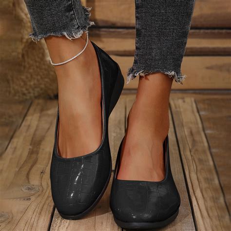 Miluxas Womens Pointed Toe Leather Flats Comfortable Slip On Flat