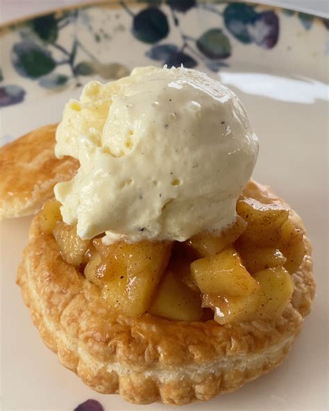 Sweet Vol Au Vent Recipe With Apple Cinnamon Filling
