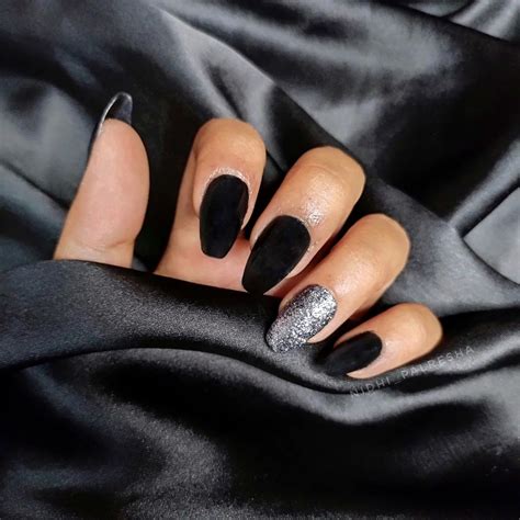 Silver And Black Nails For Prom