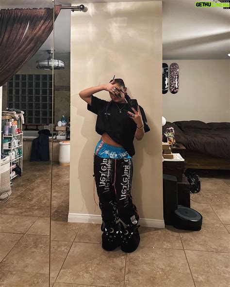 Actress Avani Hd Instagram Photos And Wallpapers November 2023 Gethu Cinema