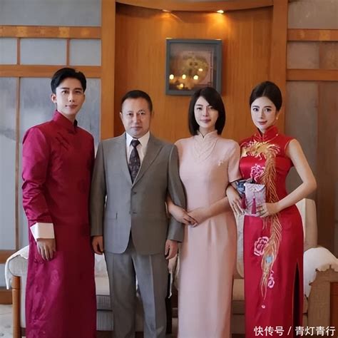 婚礼上，丈母娘年轻漂亮，喜婆婆气质优雅：与新娘同台耀眼争光 360娱乐，你开心就好