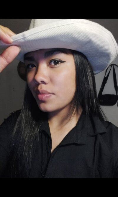 Emmily Miles Stripchat Webcam Model Profile And Free Live Sex Show