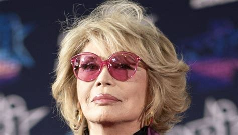 Amanda Lear A Domenica In Eredità Non Ho Più Nulla Ornella Vanoni è