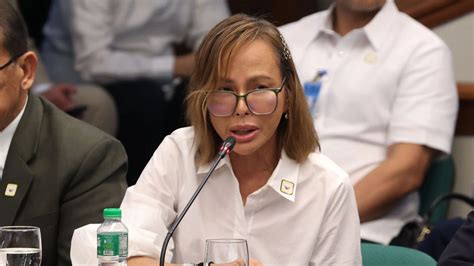 Cellphone Ni Ex Dpwh Usec Catalina Cabral Hawak Ng Kanyang Pamilya