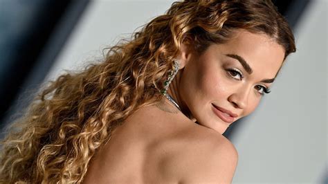 Rita Ora Rocks Seriously Bizarre Pillow Flip Flops On Ibiza Holiday Hello