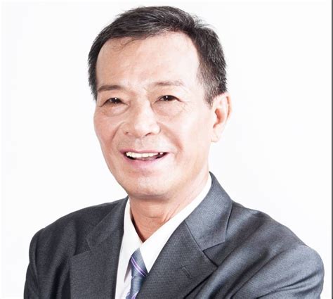 （有片）看他不爽？中秋聯歡晚會敬酒遭酒瓶砸頭！ 新埔鎮長陳英樓送醫縫3針兇嫌落網 民生電子報