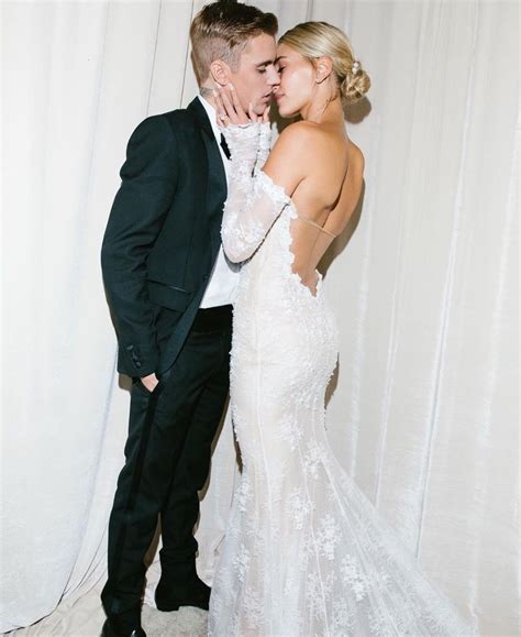 Hailey Bieber Wedding Dress Details 60 Photos