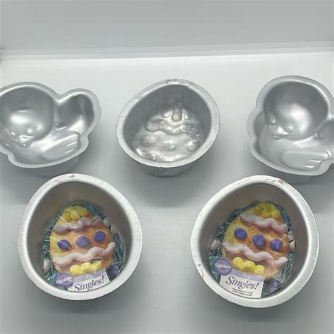 Vintage Wilton Easter Egg And Chicks 5” Mini Cake Pan Candy Jello