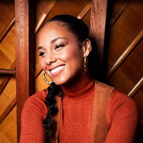 May 05 2004 Alicia Keys At Madison Square Garden New York New York United States Concert