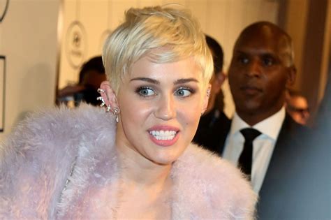 Miley Cyrus Tour Bus Bursts Into Flames UPI Com