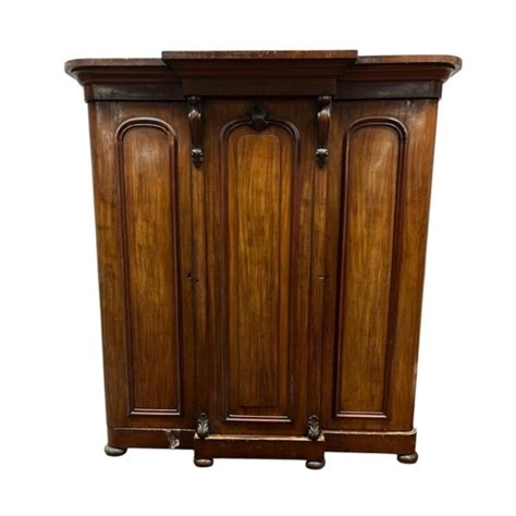 Classic And Contemporary Interior Timed Online Auction 699 Lots