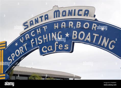 Santa Monica Pier Sign Closeup Santa Monica California Usa Stock