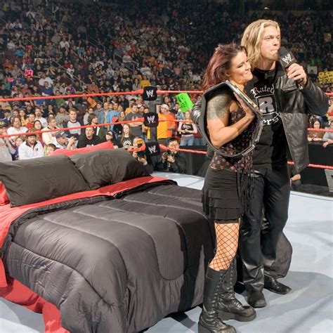 Die Fotografische Historie Von Monday Night Raw 2005 2010 Lita Wwe Outfits Lita And Edge